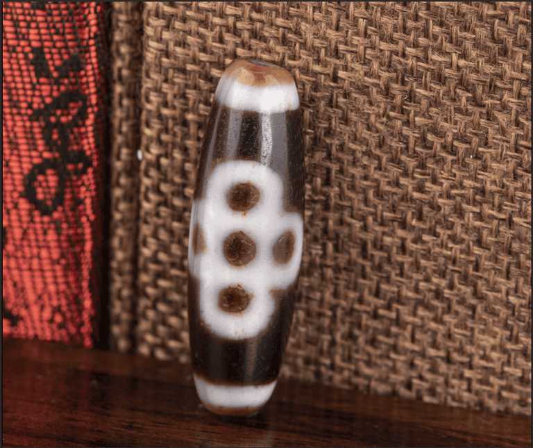 Đá Dzi có bao nhiêu loại? Ý nghĩa của từng mắt trên đá Dzi